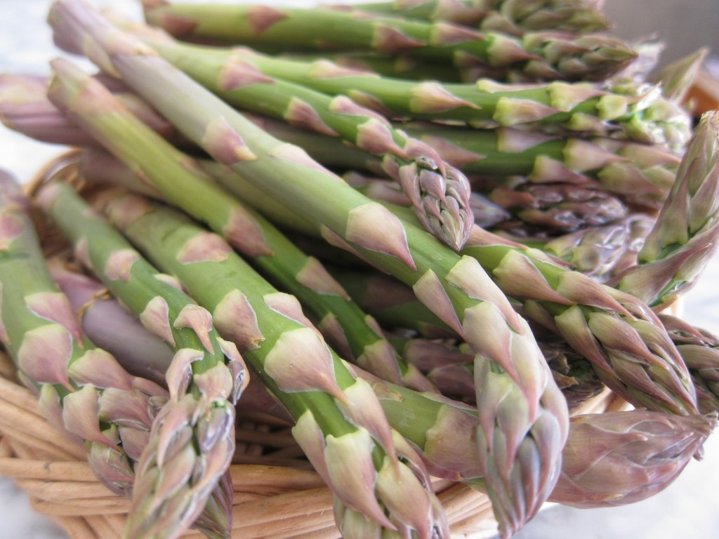 Asparagus is right up… L’Asperge est là – La Classe de Cuisine